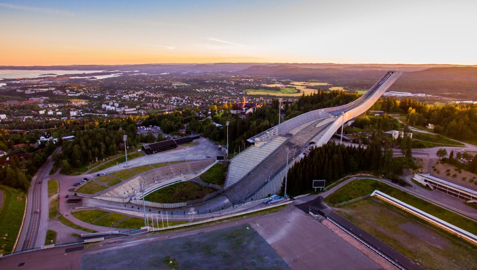Holmenkollen og Roseslottet | Oslo Guidebureau